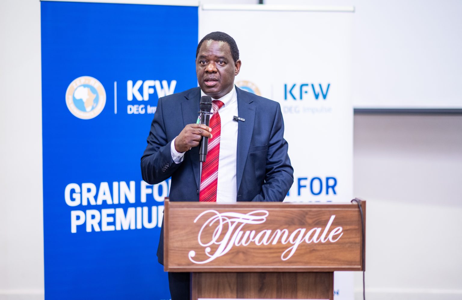 Empowering Zambia’s Smallholder Farmers: ZEP-RE launches the ‘Grain for ...